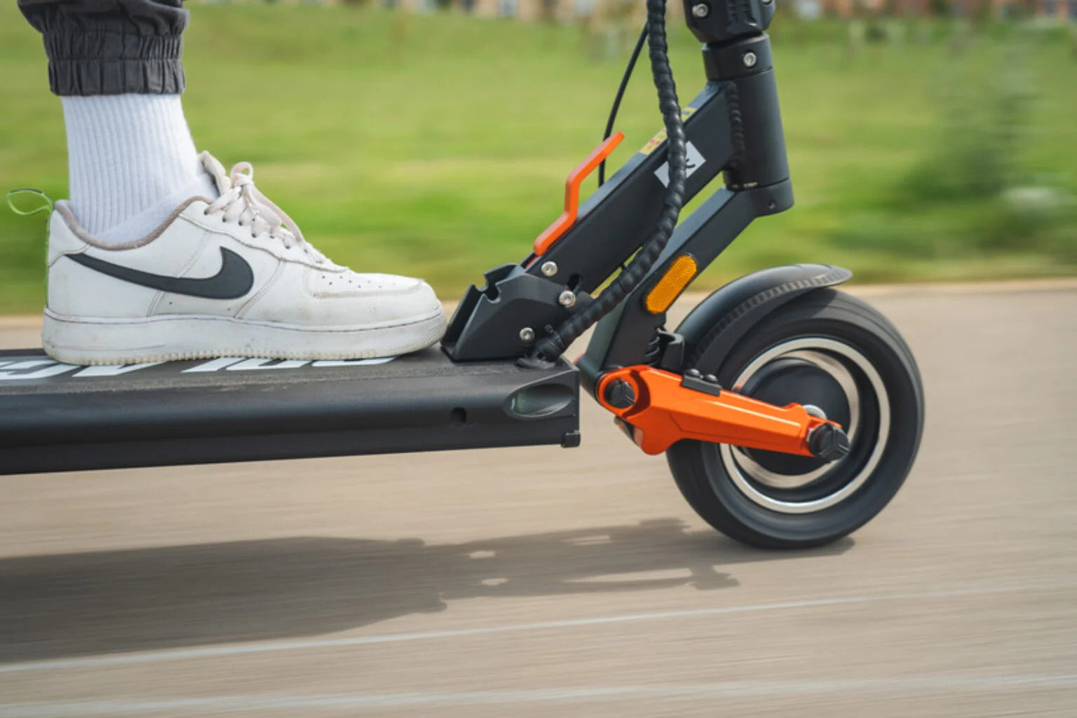 Pre-order!! SPLACH Turbo: Ultra-Smooth Suspension E-Scooter to propel ...